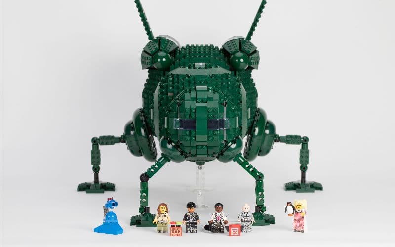 Red Dwarf Starbug Lego Takes Flight | Retroheadz.com