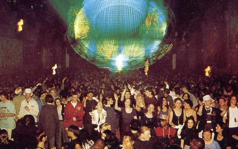 Saturday Night TV Classics Of The 80's & 90's - Retroheadz.com